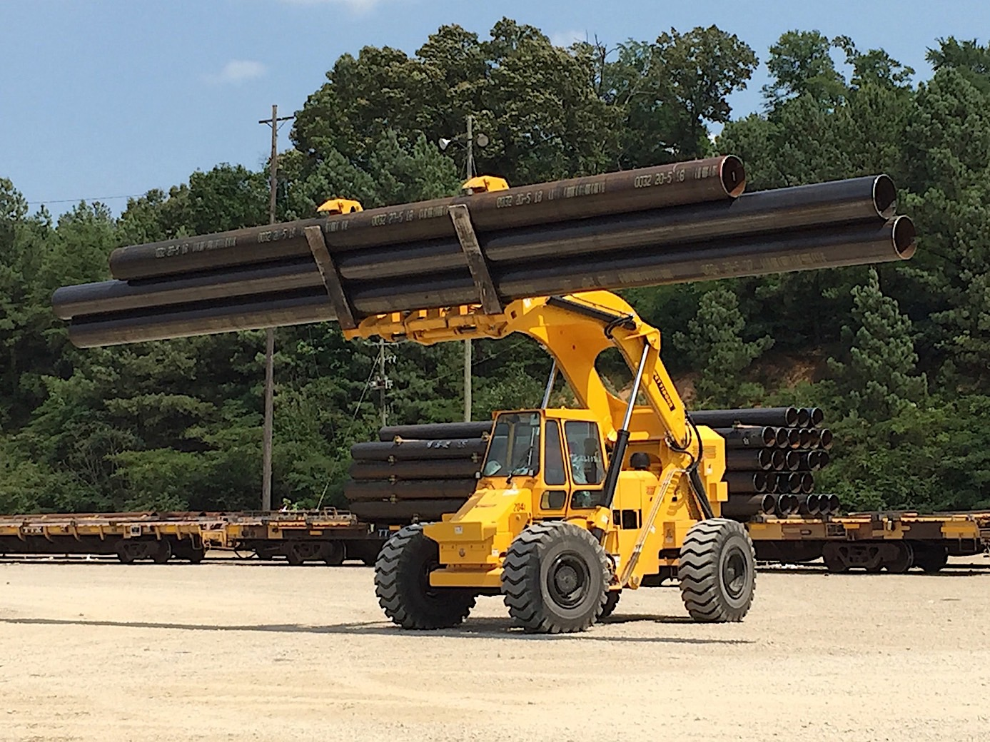 Pettibone Cary-Lift 204i pipe and pole handler | Rental Equipment Register