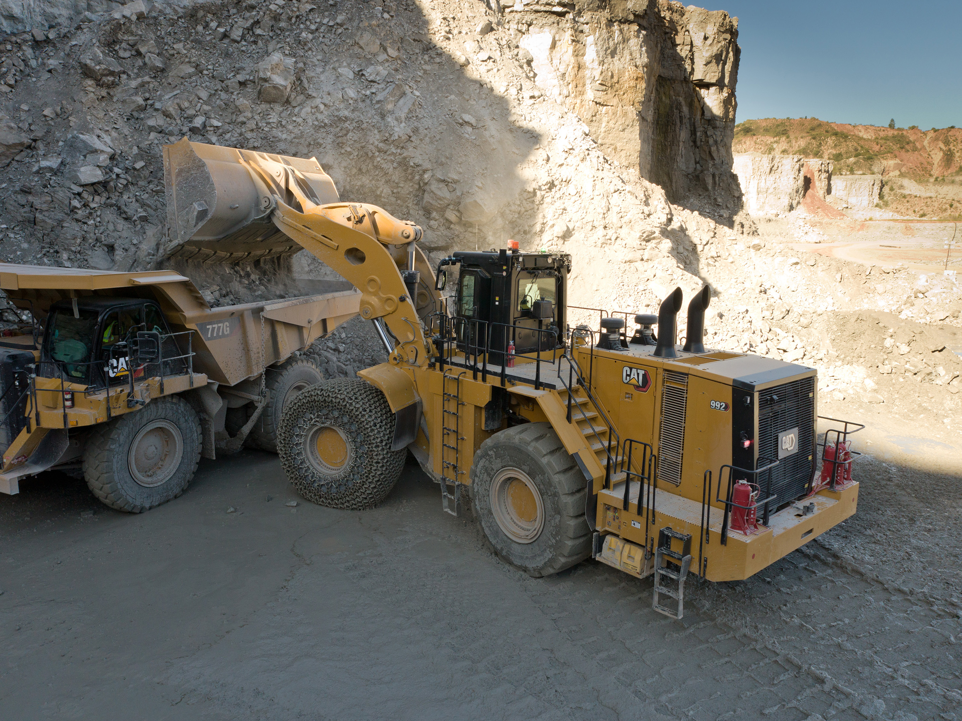 New Cat 992 Wheel Loader Increases Productivity Up To 32 Percent ...