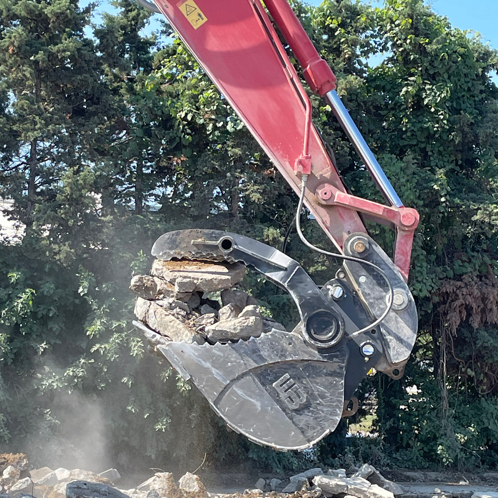 Werk-Brau Hydra-clamp Bucket is Meant for Heavy or Awkward Loads ...