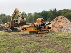 Bandit Industries’ Model 1425 Track is a Compact Horizontal Grinder ...