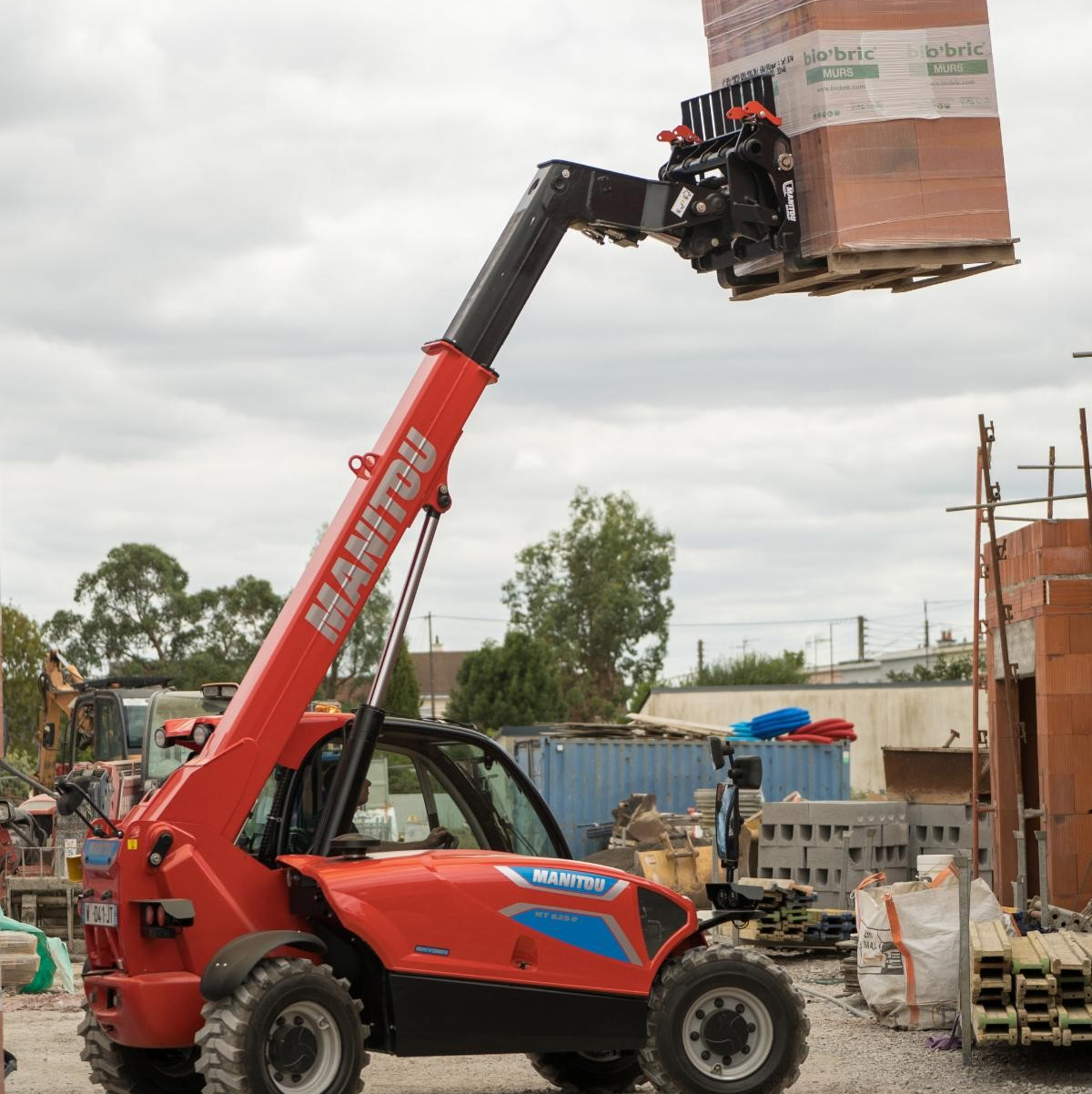 Manitou’s MT 625e Electric Telehandlers Among Many Product ...