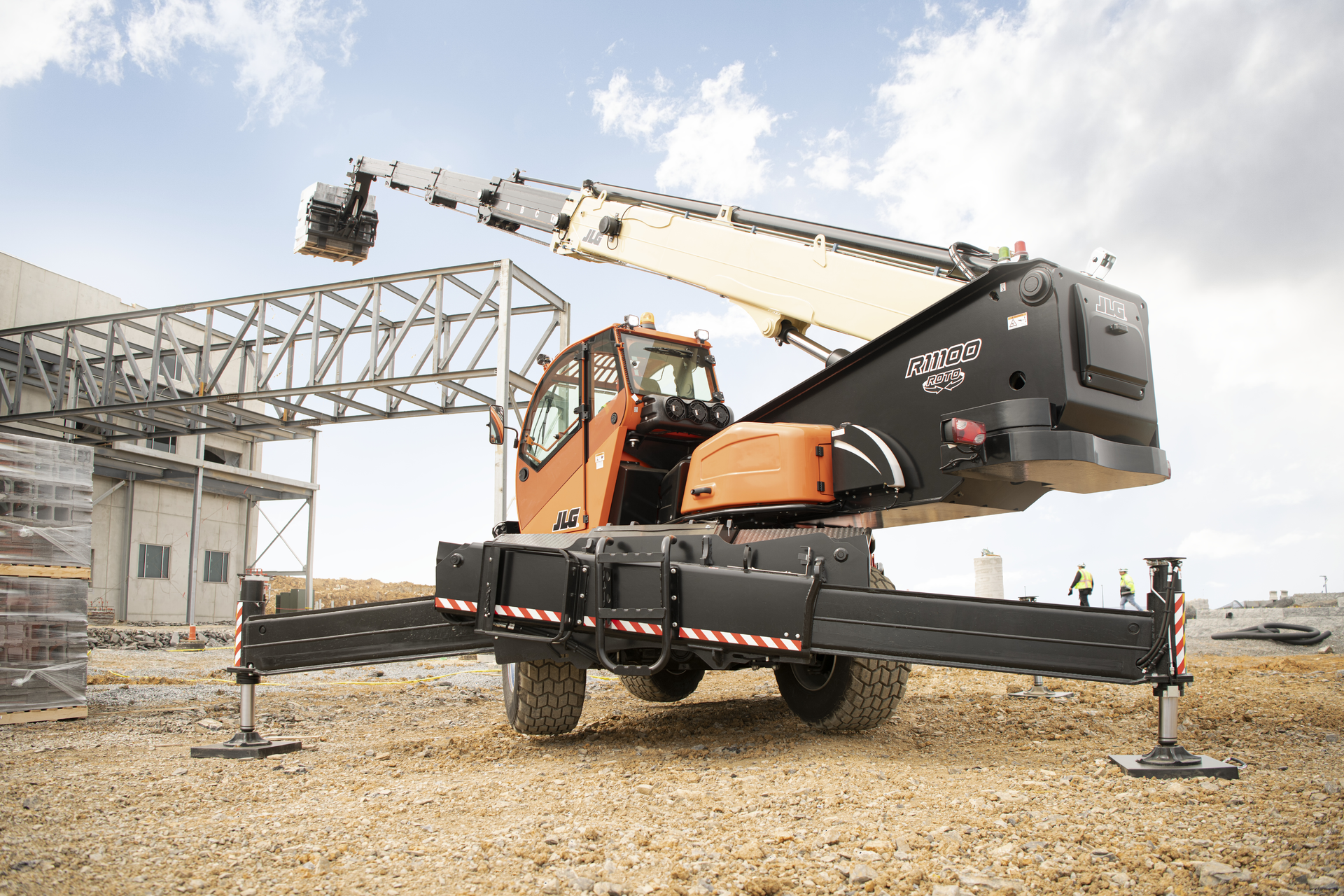 JLG R11100 Rotating Telehandler Goes 97 Feet Up | Rental Equipment Register