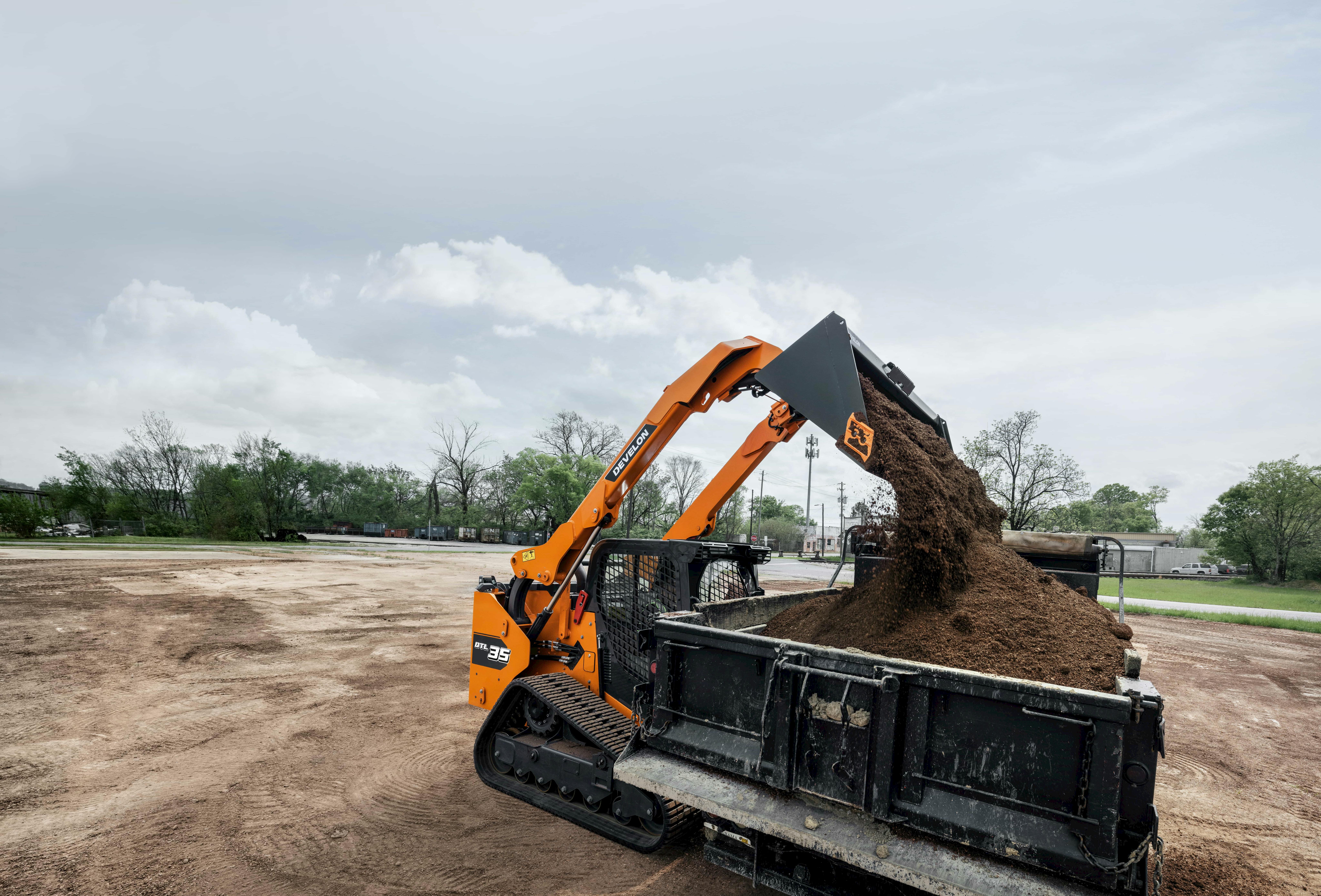 Develon’s DTL35 Compact Track Loader Offers 115.3 Gross Horsepower ...
